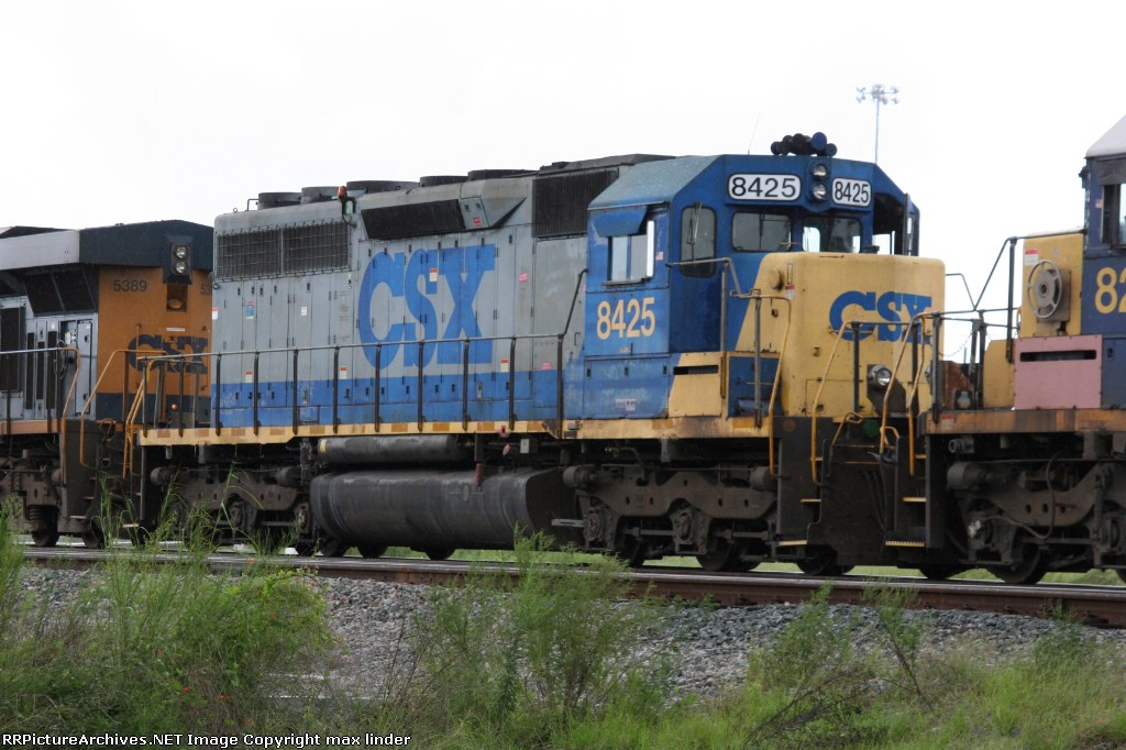 CSX 8425